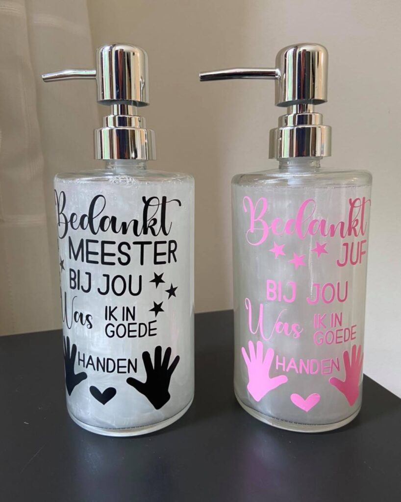 Zeeppompje zeepdispenser juf of meester